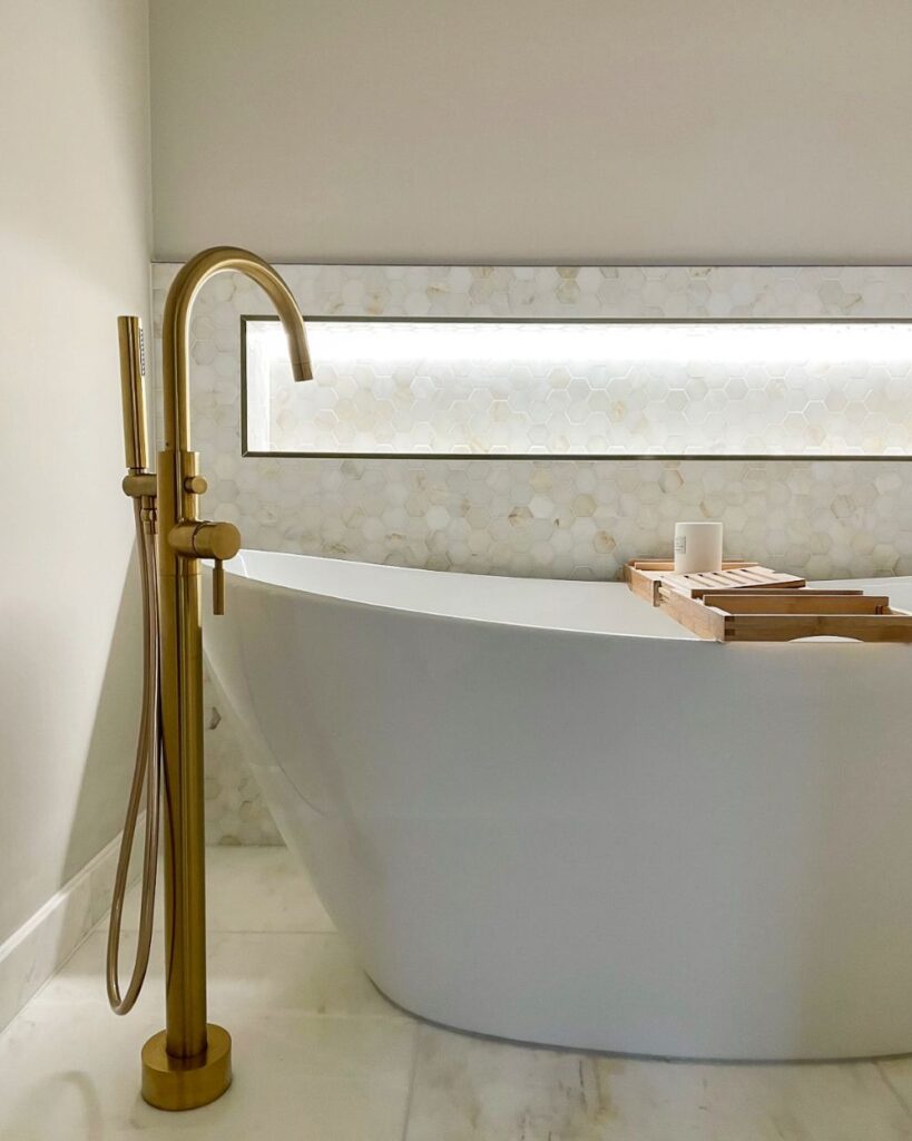 Luxuriate in Style: The Ultimate Guide to Free-Standing Baths - Ribble ...